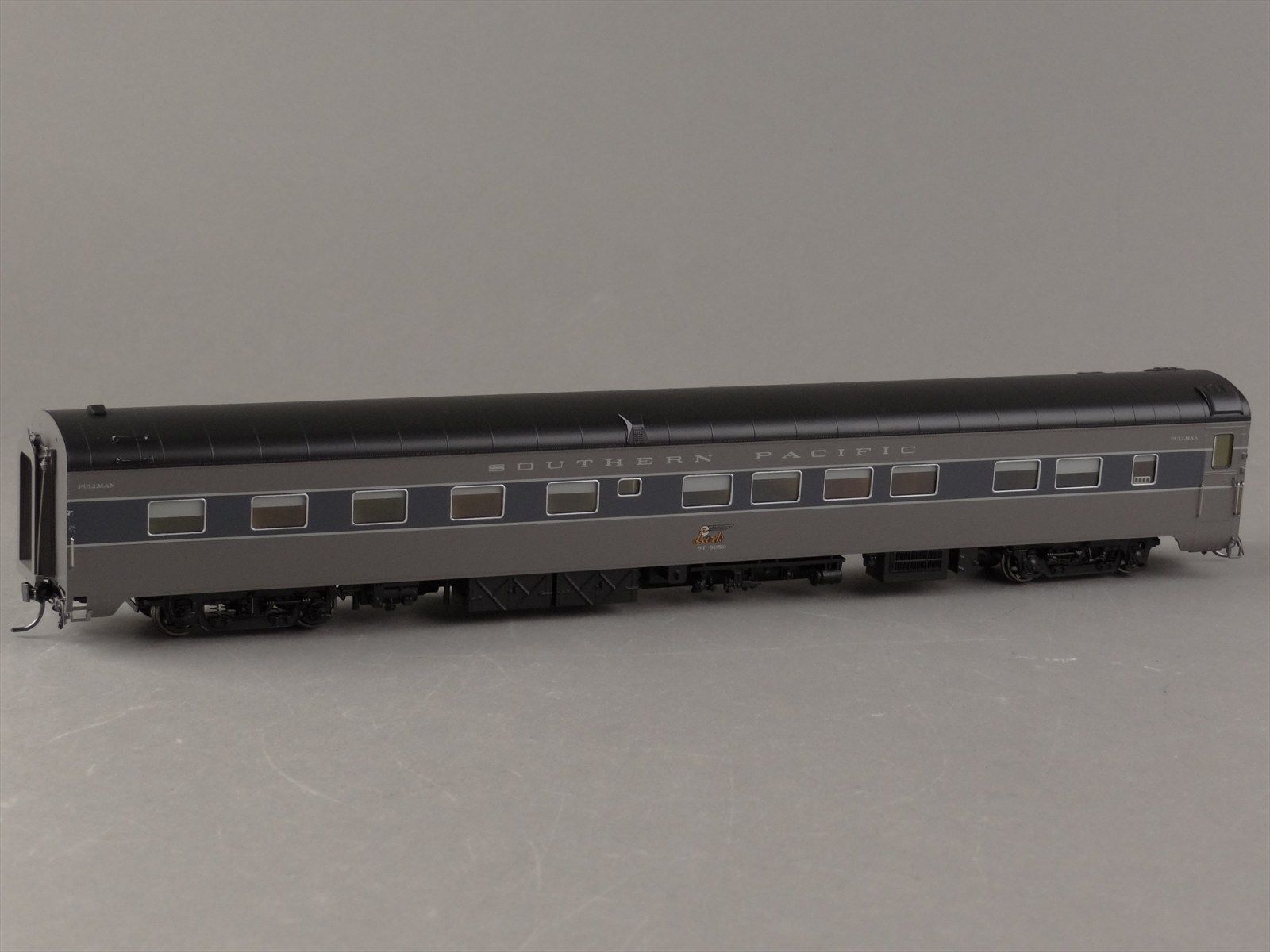 HO TCY 0968.5 Coach Yard SP Lark 10-6 Sleeper #9050 w/ Interior