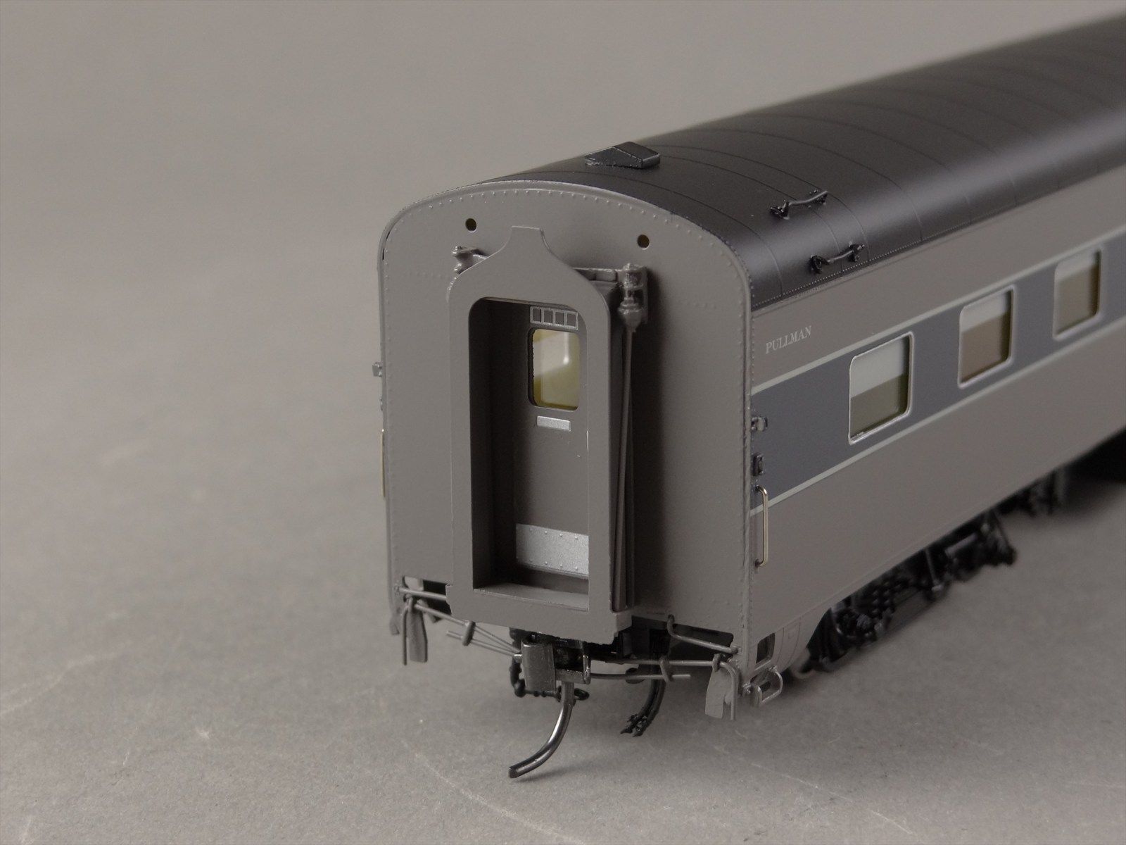 HO TCY 0968.5 Coach Yard SP Lark 10-6 Sleeper #9050 w/ Interior