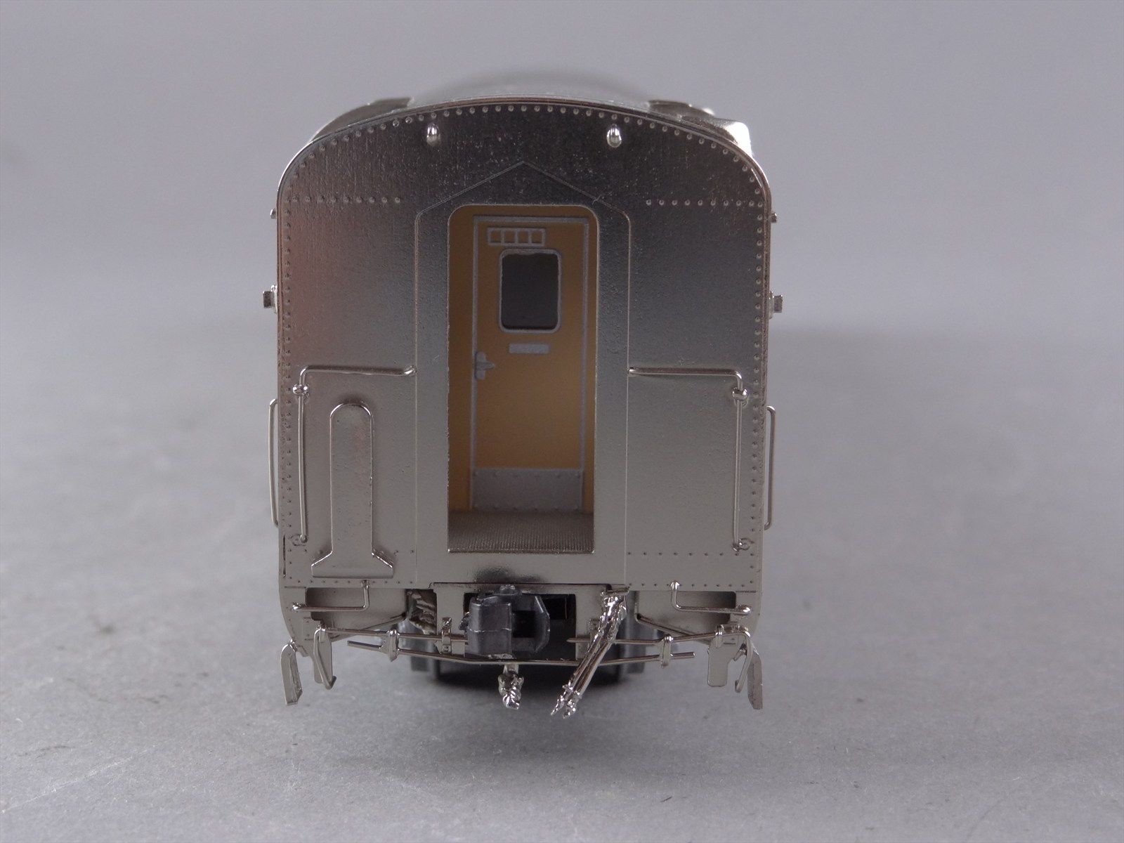 HO TCY 1270 Coach Yard ATSF Santa Fe 38-Seat Chair Observation #3197 w ...