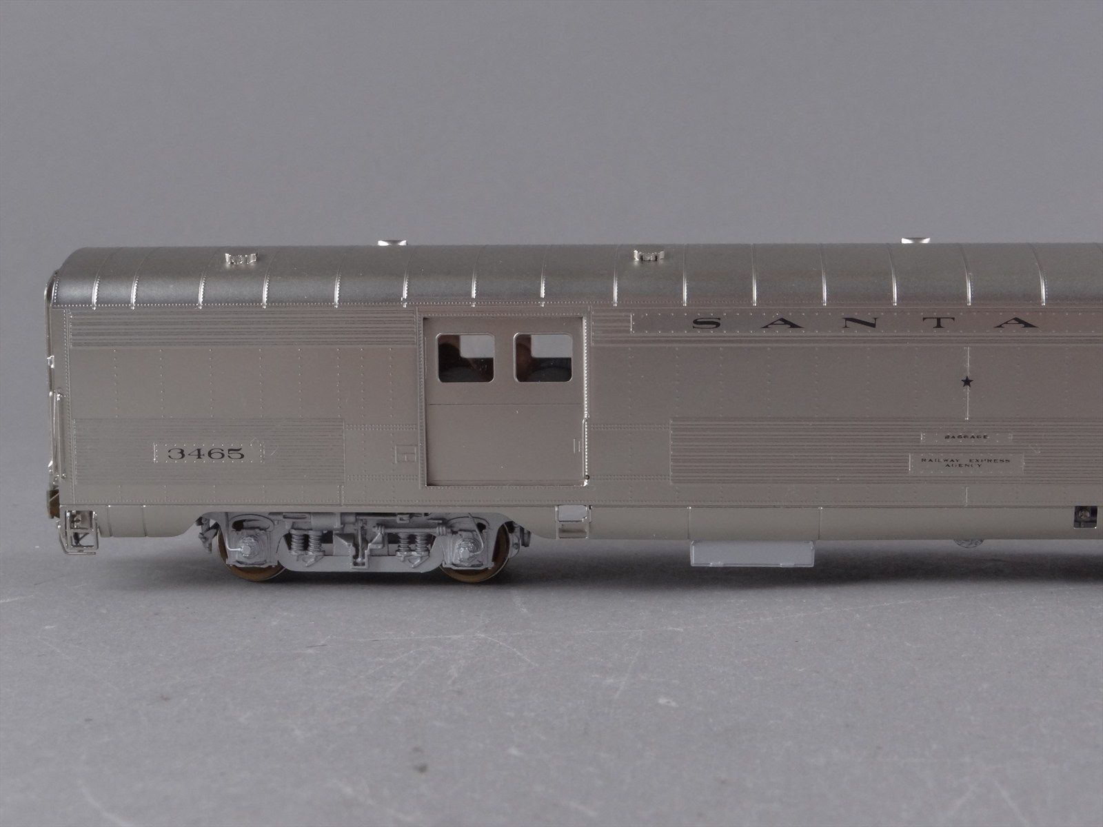 HO TCY 1240 Coach Yard ATSF Santa Fe Baggage Express #3465