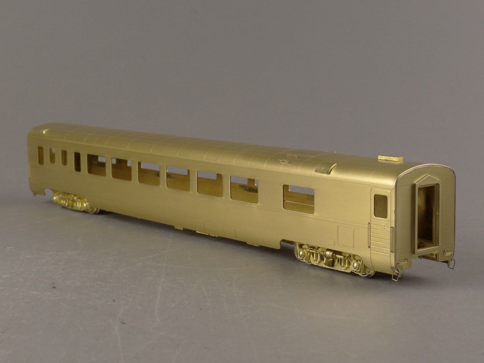 HO TCY 0051 Coach Yard SP Shasta Daylight 48-Seat Chair Car #2384 ...