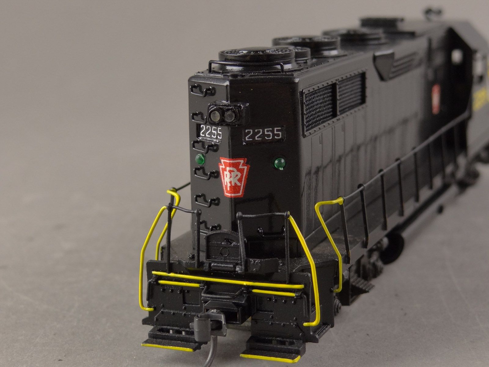 HO Brass PFM Tenshodo PRR Pennsylvania GP-35 #2255