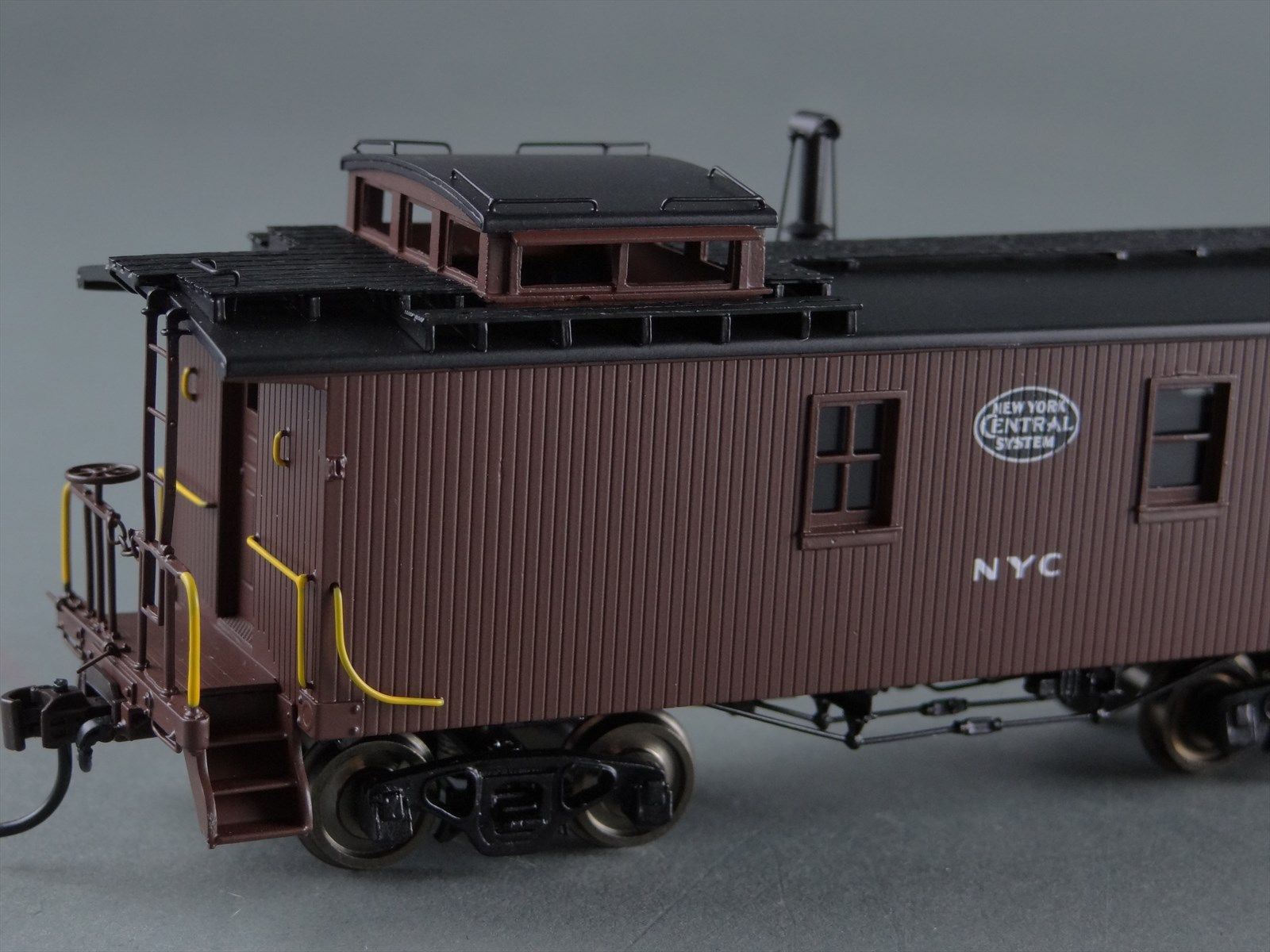 HO Railworks NYC #19000 Series Caboose - W/Oval