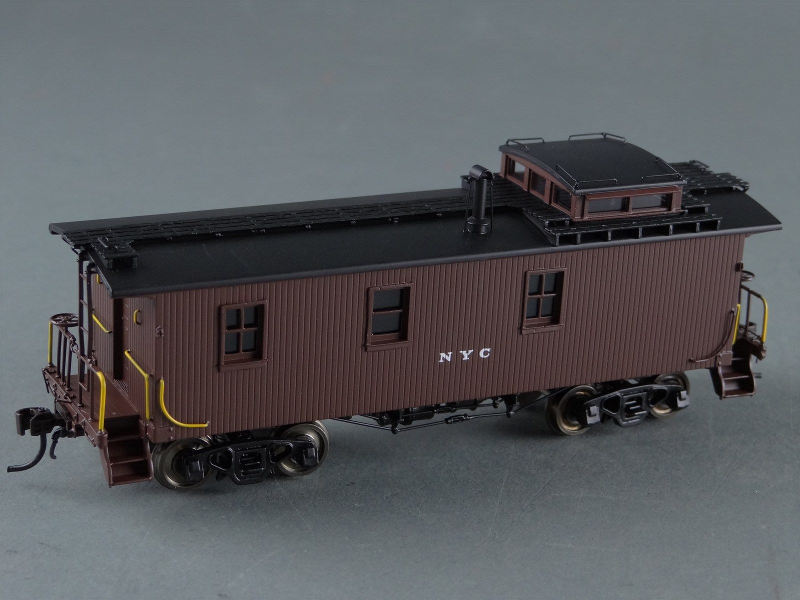 HO Railworks NYC #19000 Series Caboose - no/Oval