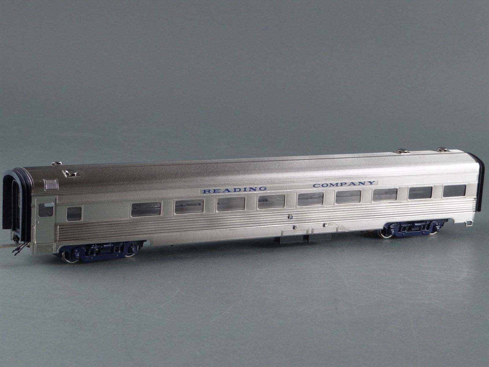 HO MTS Reading Crusader Coach - Factory Painted