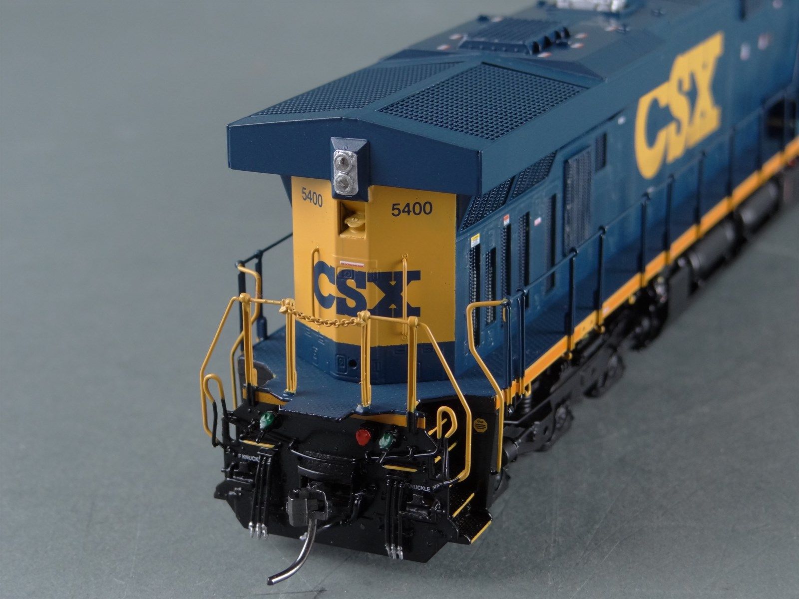 HO OMI Overland CSX ES44DC #5400