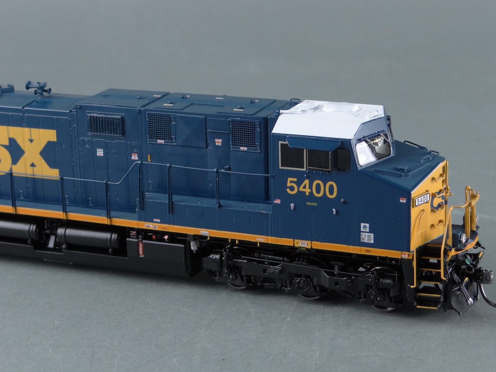 HO OMI Overland CSX ES44DC #5400