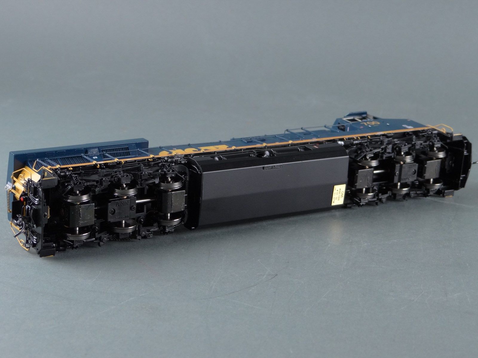 HO OMI Overland CSX ES44AC #700