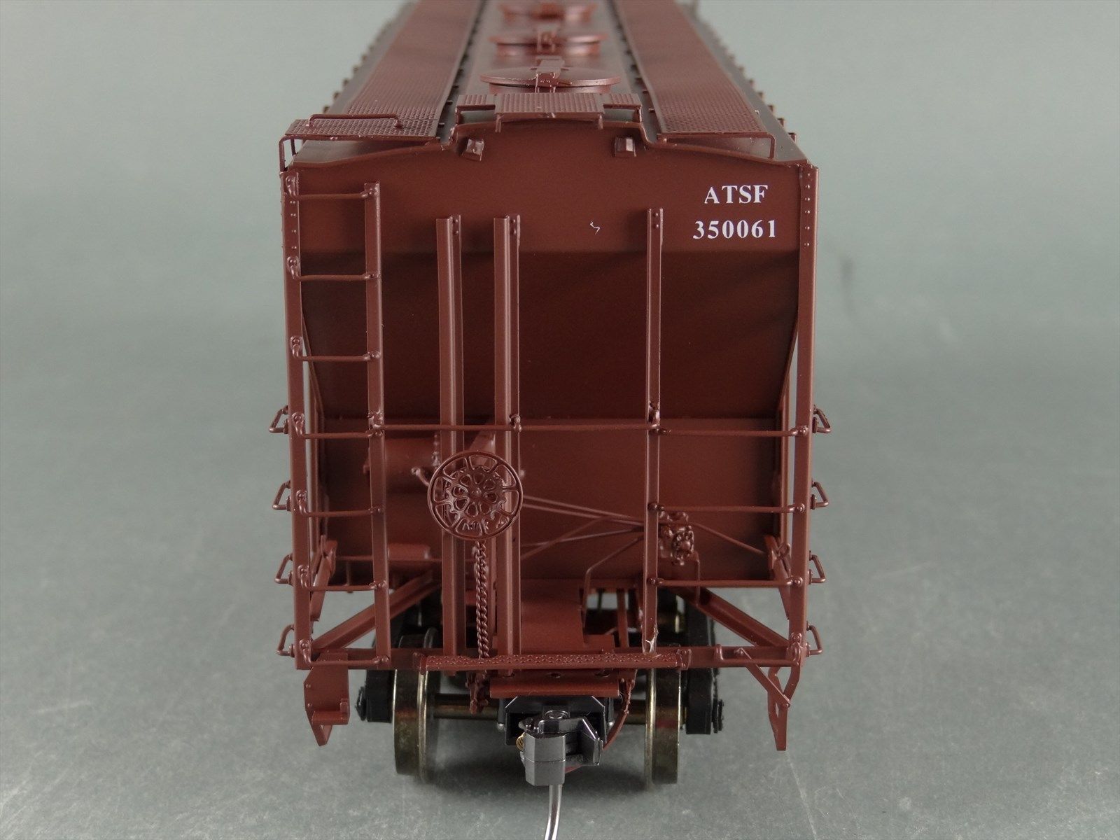O Scale Pecos River #4634A AT&SF 100T 2-Bay Covered Hopper #350061