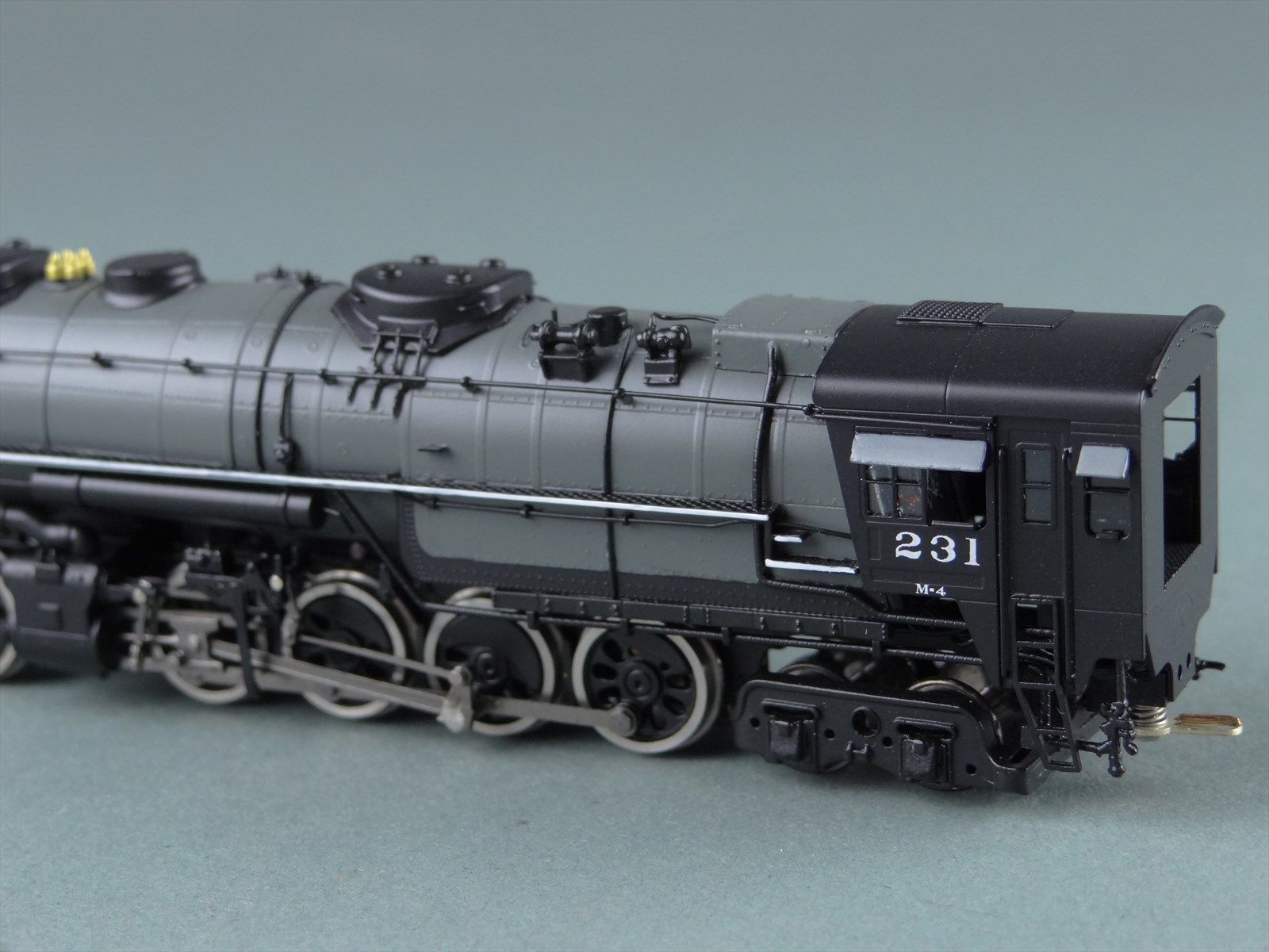 N Scale Brass Benchmark Models DM&IR 2-8-8-4 M4 Yellowstone #231 + Caboose