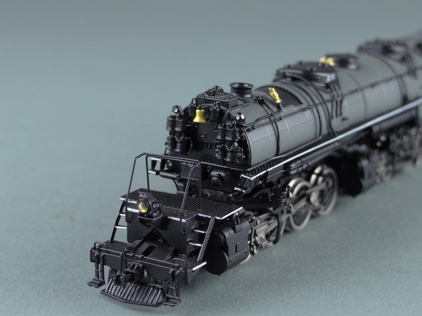 N Scale Brass Benchmark Models DM&IR 2-8-8-4 M4 Yellowstone #231 + Caboose