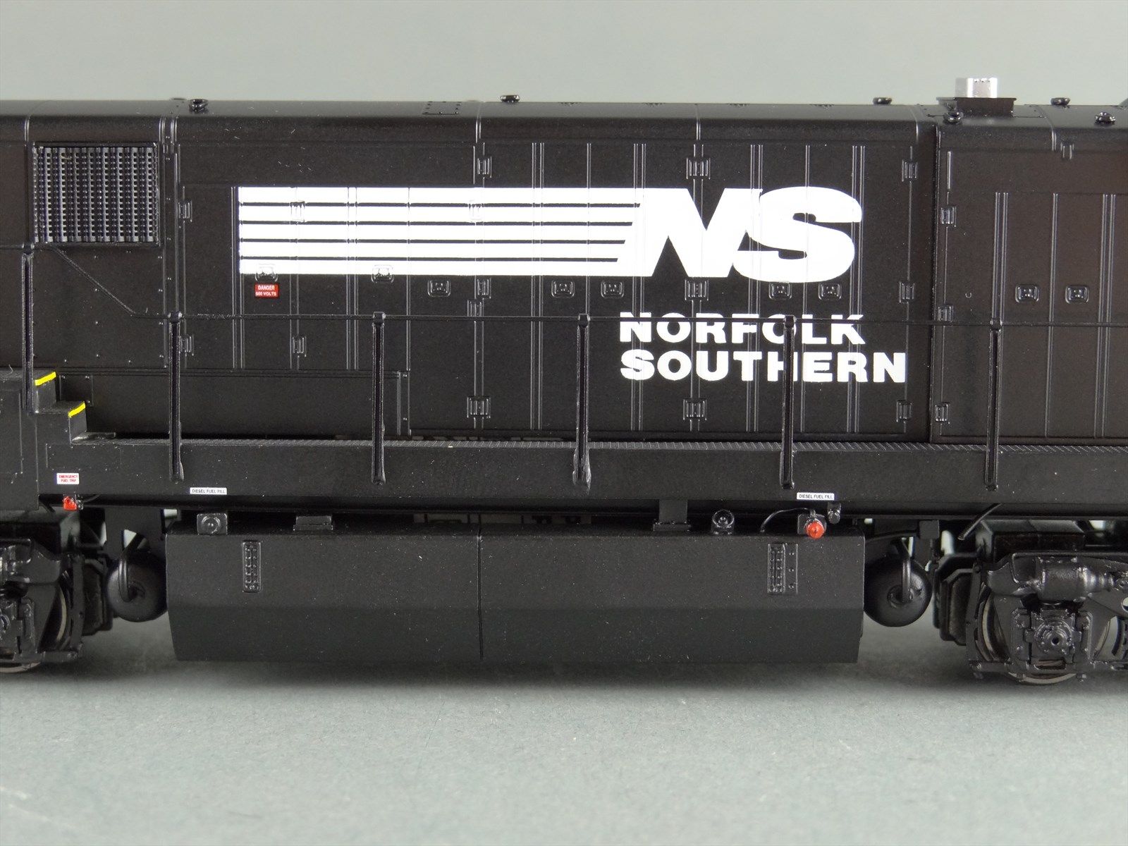 HO Brass Model Train - OMI Overland NS Norfolk Southern C30-7 #8009 ...