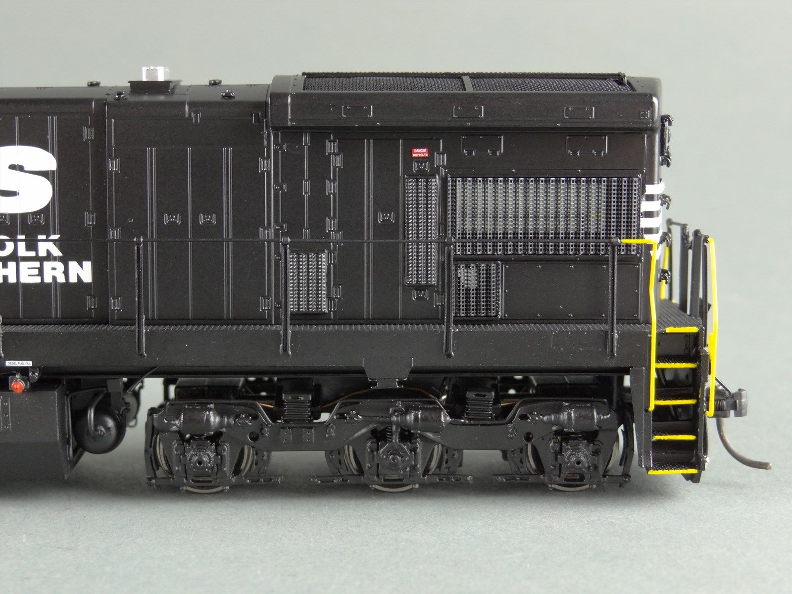HO Brass Model Train - OMI Overland NS Norfolk Southern C30-7 #8009 ...