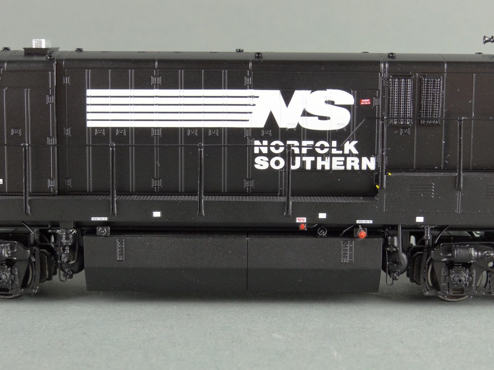 HO Brass Model Train - OMI Overland NS Norfolk Southern C30-7 #8009 ...