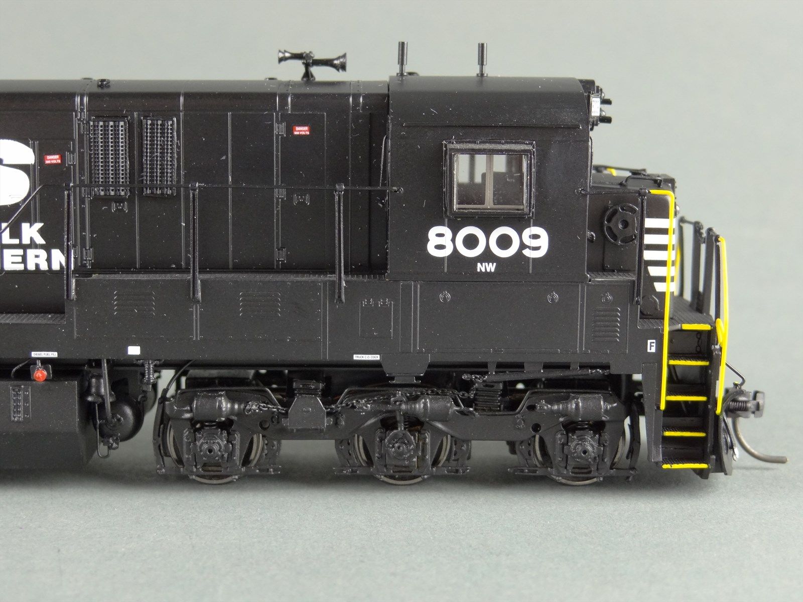 HO Brass Model Train - OMI Overland NS Norfolk Southern C30-7 #8009 ...