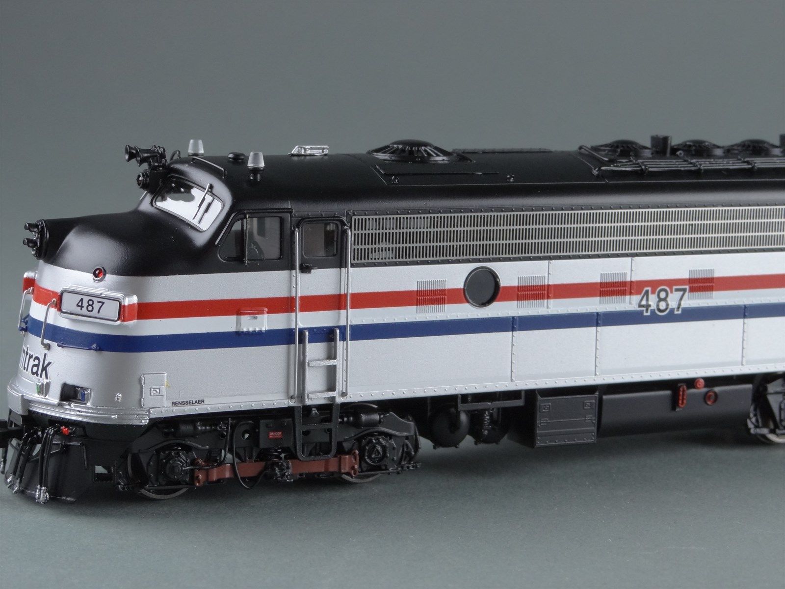 HO Brass Model Train - OMI Overland Amtrak FL9 FL-9 #487 2005 Run #18/22