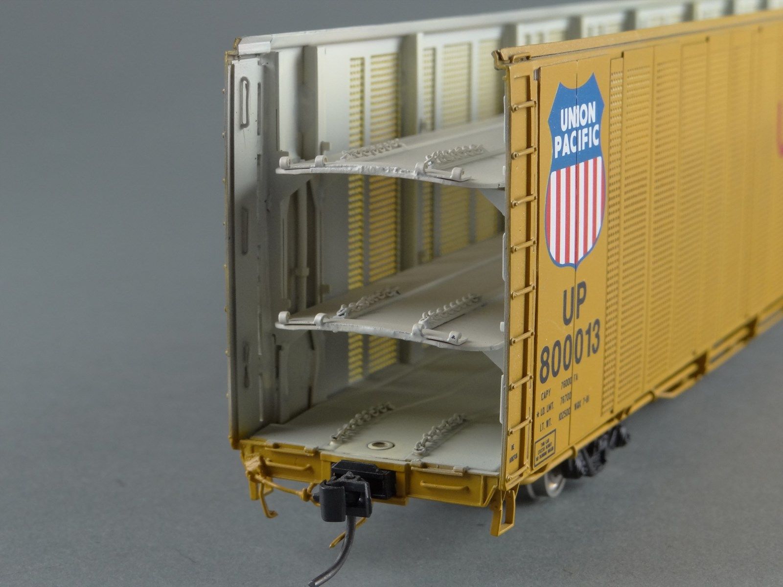 HO Brass Model Train - OMI 3252.2 Safe-T-Pack Tri-Level Auto Rack - UP ...
