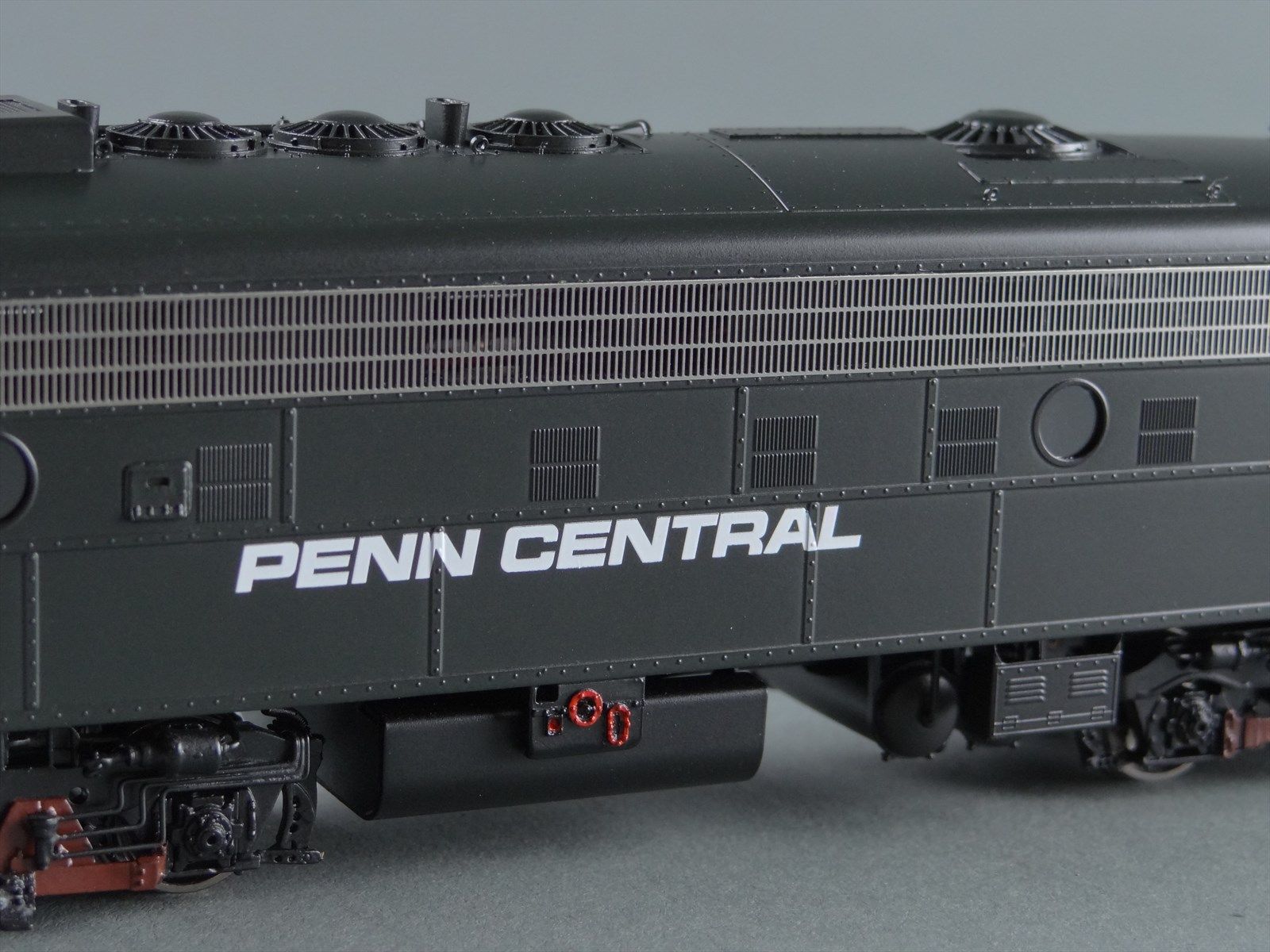 HO Brass Model Train - OMI 87010139.1 PC Penn Central FL9 Diesel #5014 - 2005 Run
