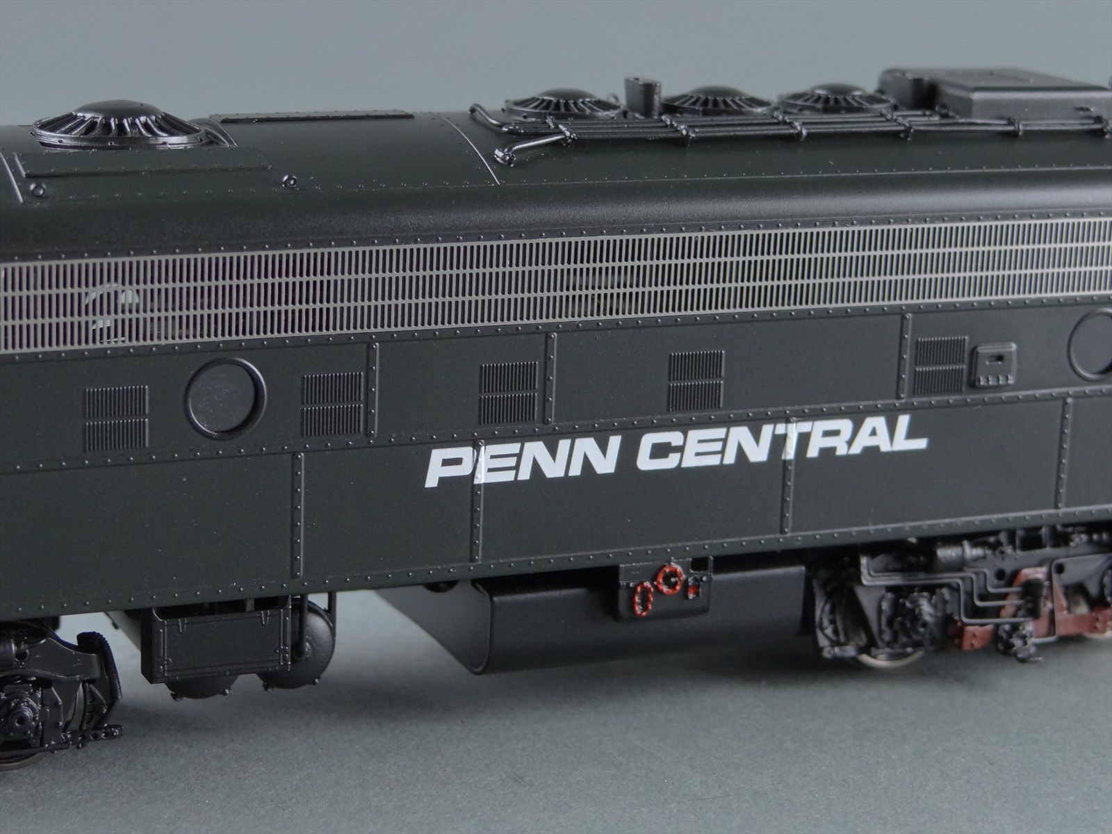 HO Brass Model Train - OMI 87010139.1 PC Penn Central FL9 Diesel #5014 - 2005 Run