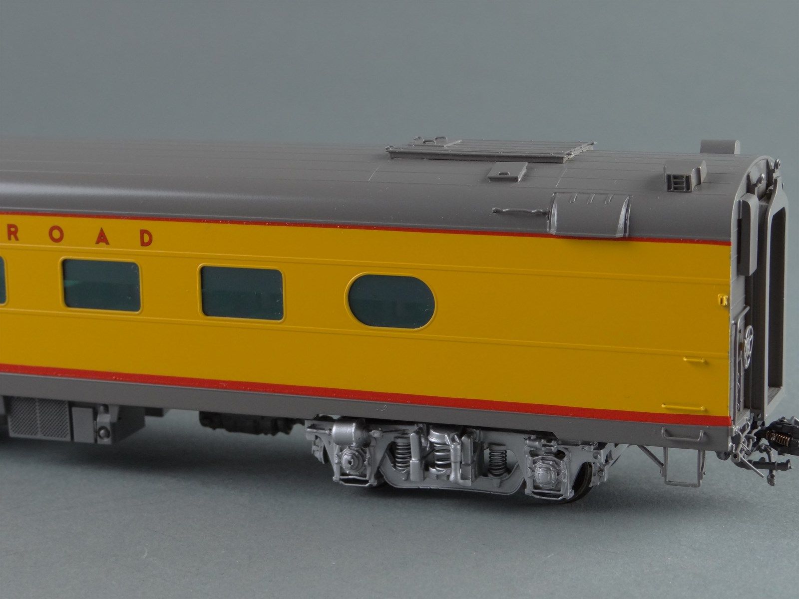 HO Brass Model Train - Railway Classics 1957 Milwaukee Buffeteria Diner #124 w/ Interior