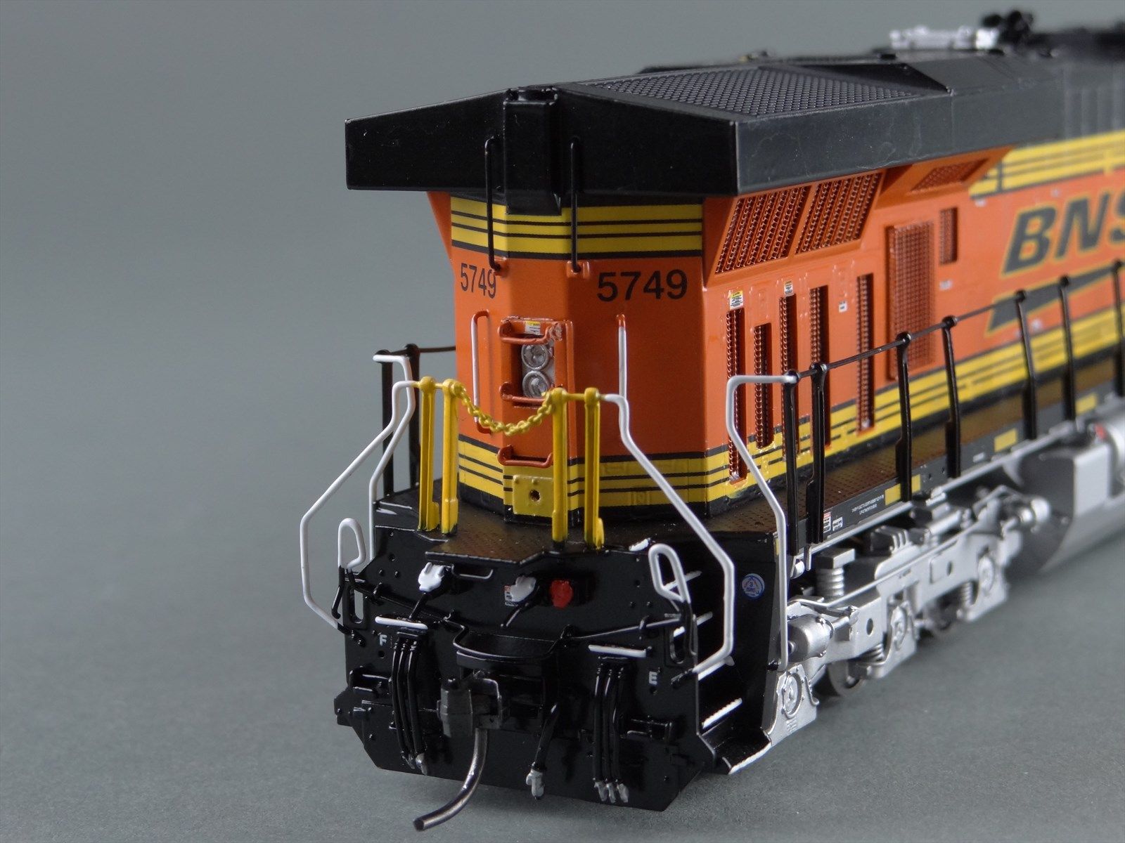 HO Brass Model Train - OMI AA-1164-1 BNSF Heritage II ES44AC Diesel #5749 - 2009 Run