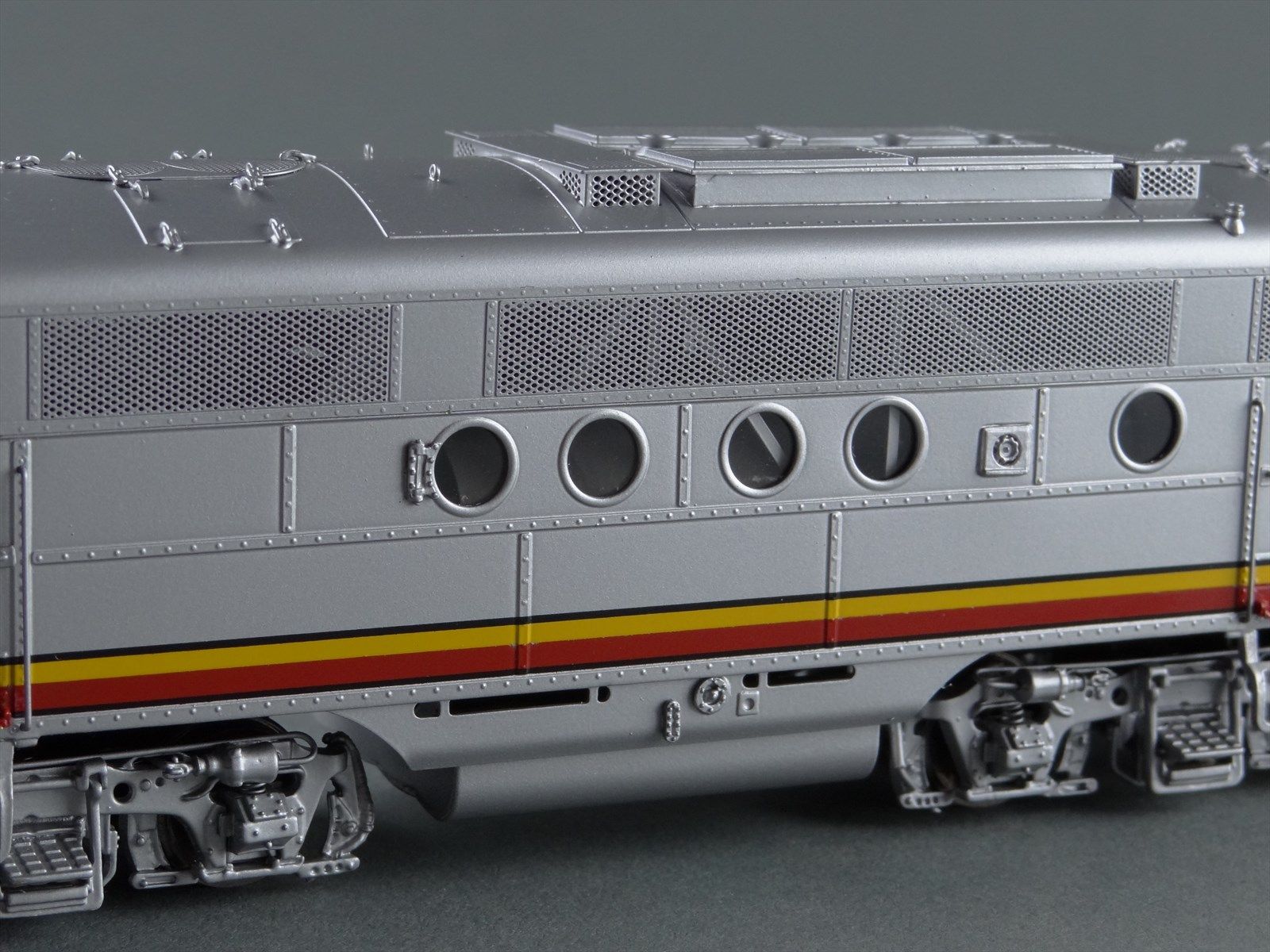 HO Brass Model Train - DP Division Point ATSF War Bonnet EMC FT FTB Diesel