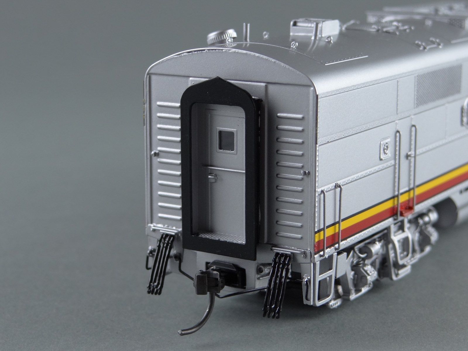 HO Brass Model Train - DP Division Point ATSF War Bonnet EMC FT FTB Diesel