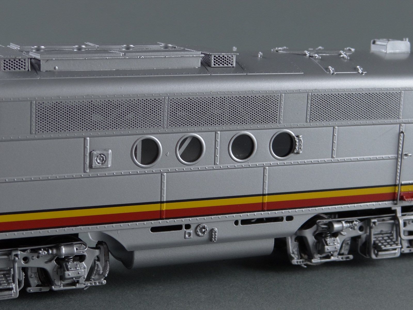 HO Brass Model Train - DP Division Point ATSF War Bonnet EMC FT FTB Diesel