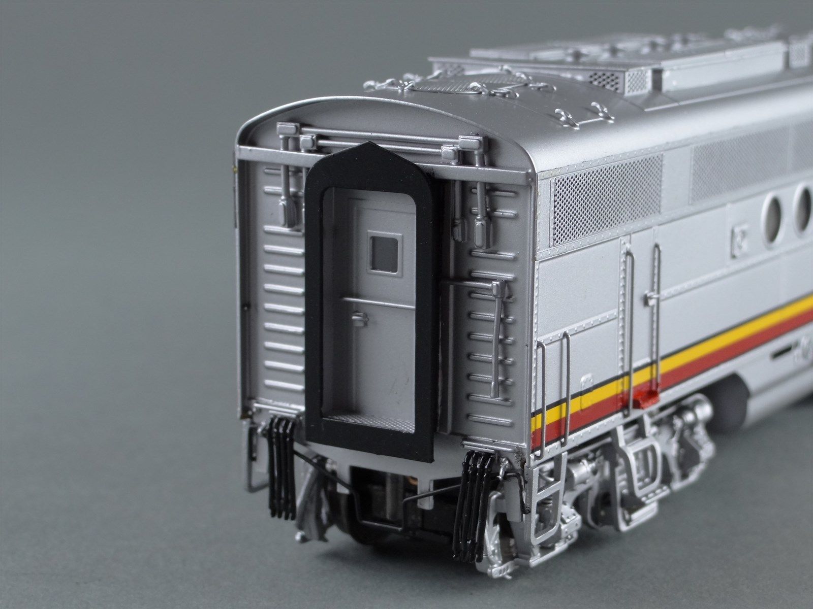 HO Brass Model Train - DP Division Point ATSF War Bonnet EMC FT FTB Diesel