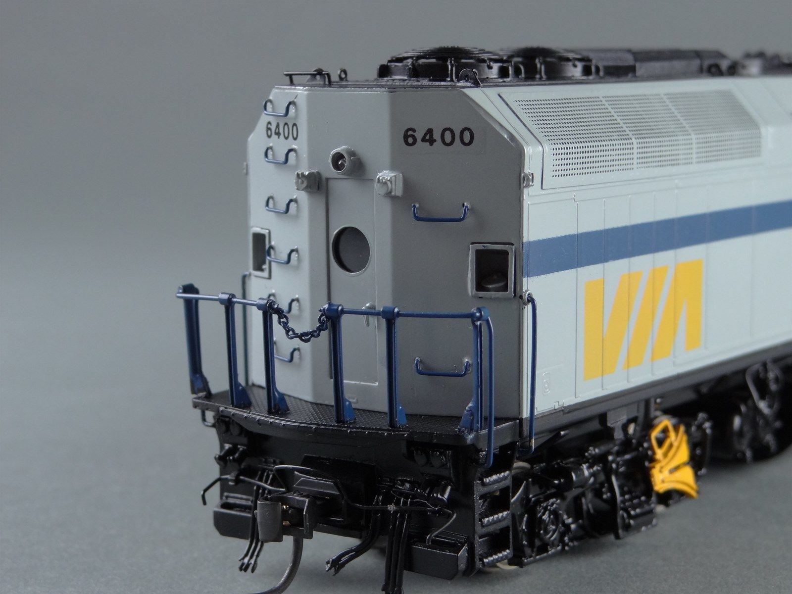 HO Brass Model Train - OMI 5897.1 Overland Canadian VIA F40PH-2 Diesel ...
