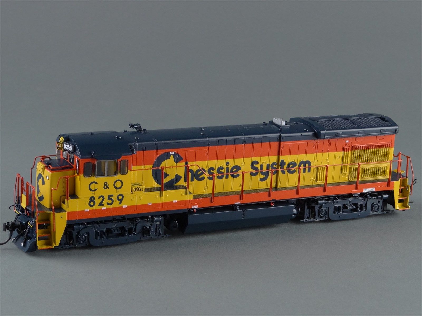 HO Brass Model Train - OMI 6720.1 C&O Chessie B30-7 Diesel #8259 - 2003 Run