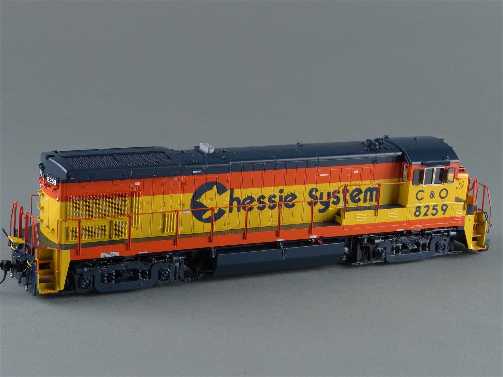 HO Brass Model Train - OMI 6720.1 C&O Chessie B30-7 Diesel #8259 - 2003 Run
