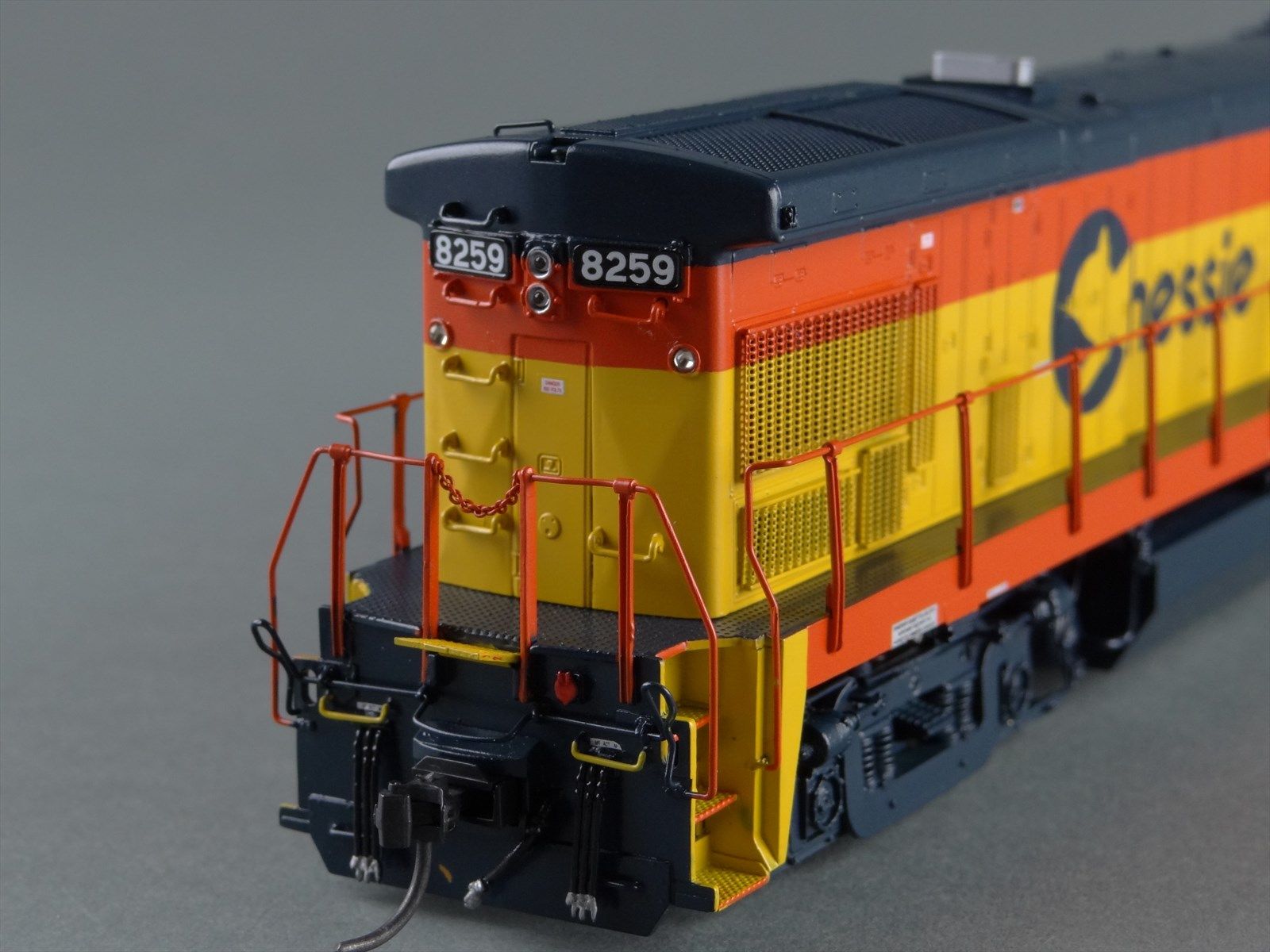 HO Brass Model Train - OMI 6720.1 C&O Chessie B30-7 Diesel #8259 - 2003 Run