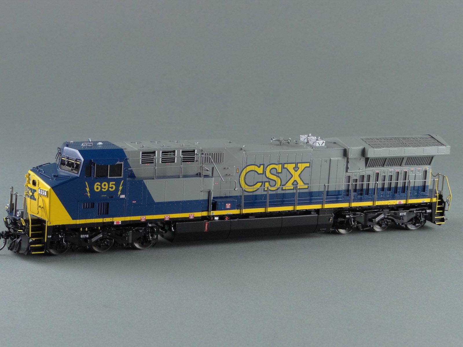 HO Brass Model Train - OMI 6581.1 Overland CSX C60AC / CW60AC Diesel #695 - 2001 Run