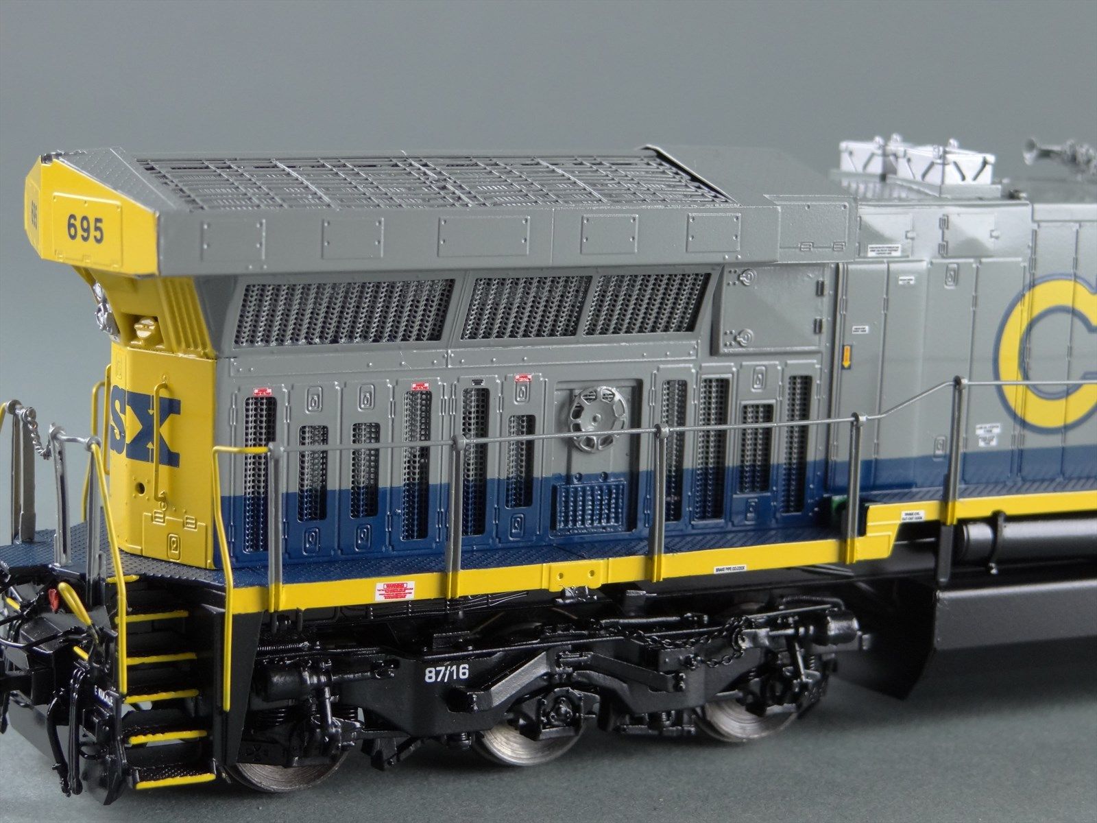 HO Brass Model Train - OMI 6581.1 Overland CSX C60AC / CW60AC Diesel #695 - 2001 Run