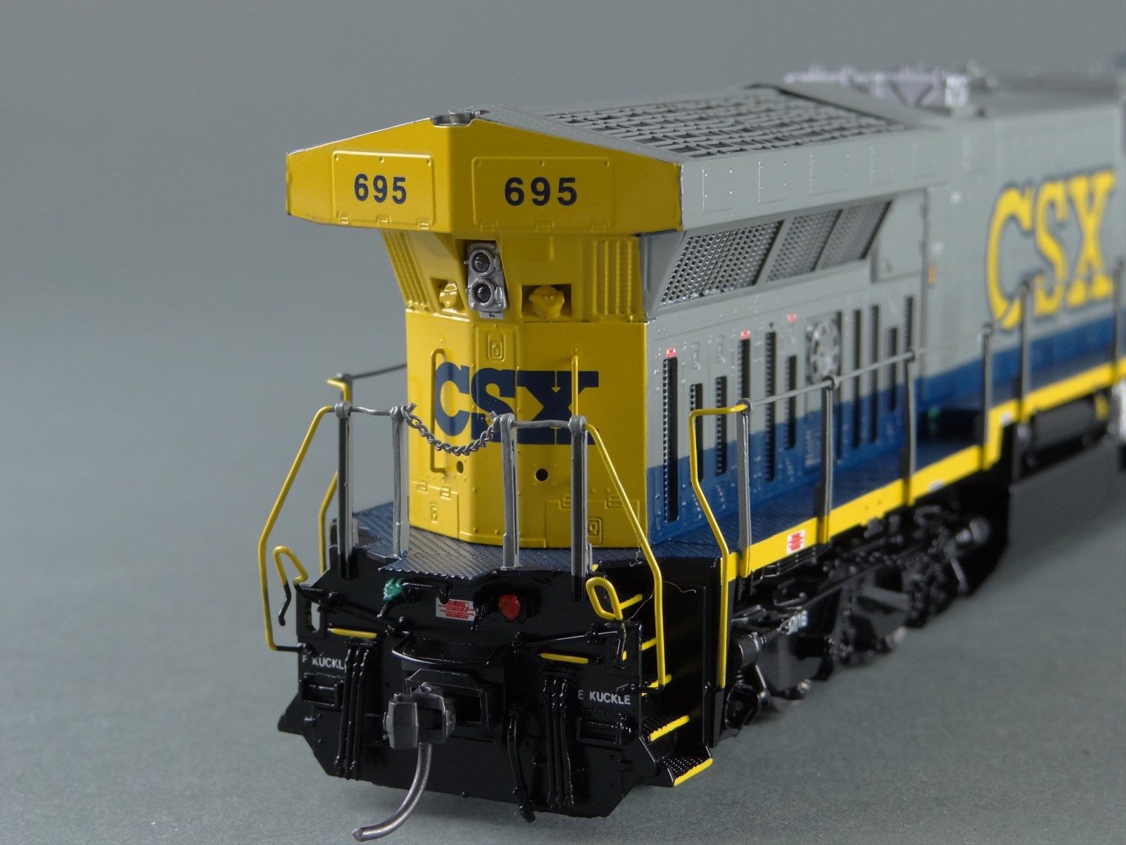 HO Brass Model Train - OMI 6581.1 Overland CSX C60AC / CW60AC Diesel #695 - 2001 Run