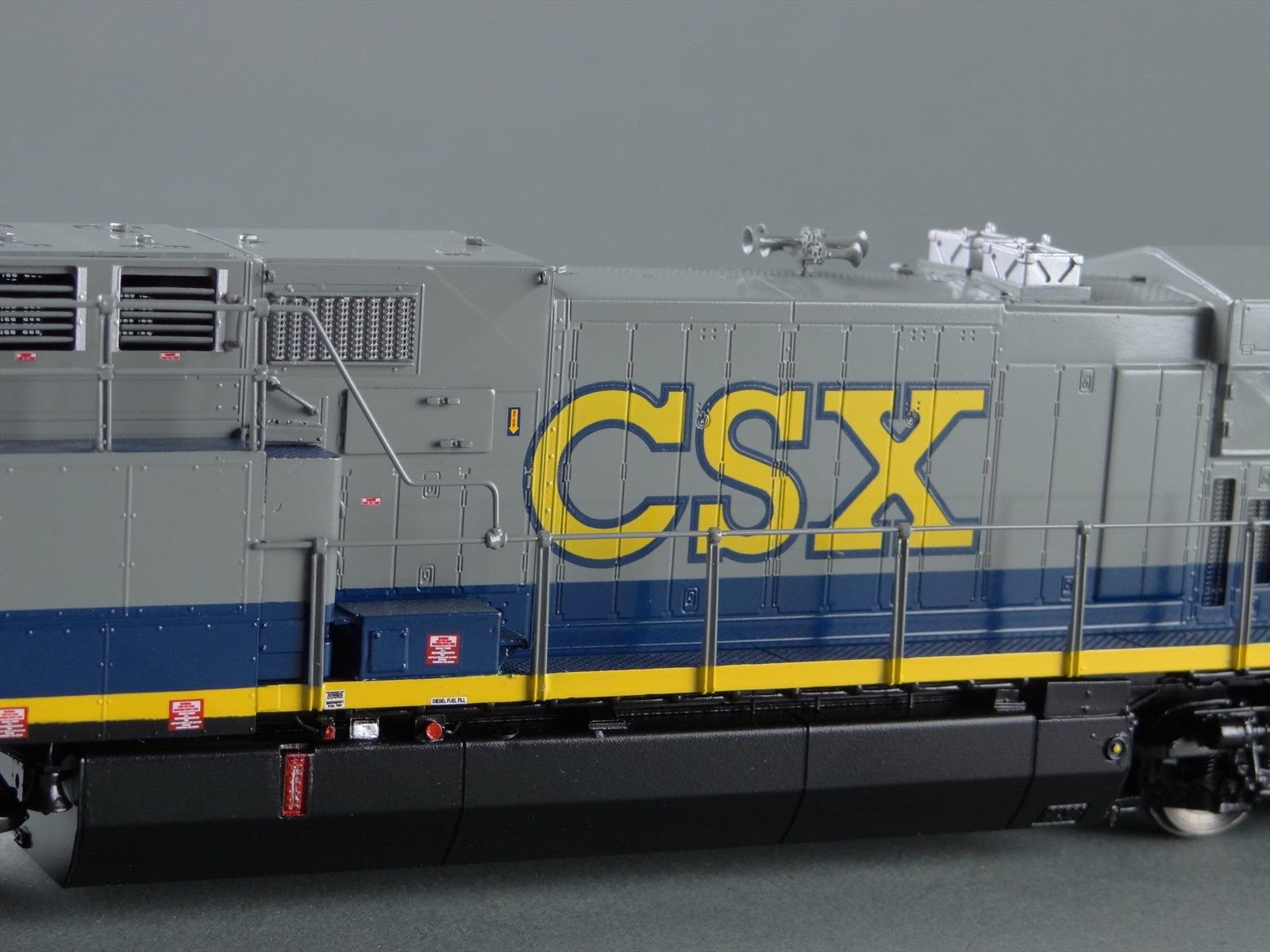 HO Brass Model Train - OMI 6581.1 Overland CSX C60AC / CW60AC Diesel #695 - 2001 Run