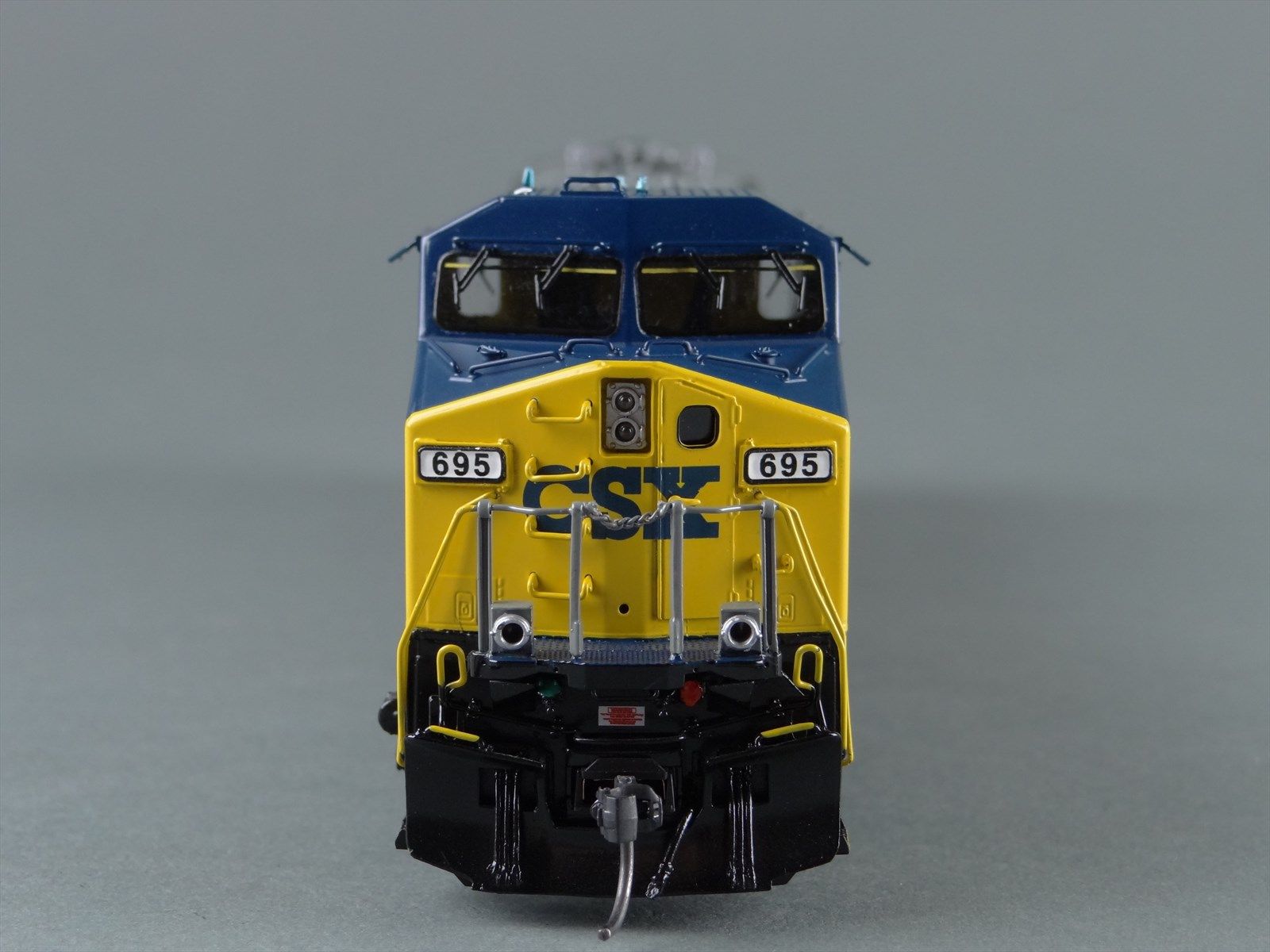 HO Brass Model Train - OMI 6581.1 Overland CSX C60AC / CW60AC Diesel #695 - 2001 Run