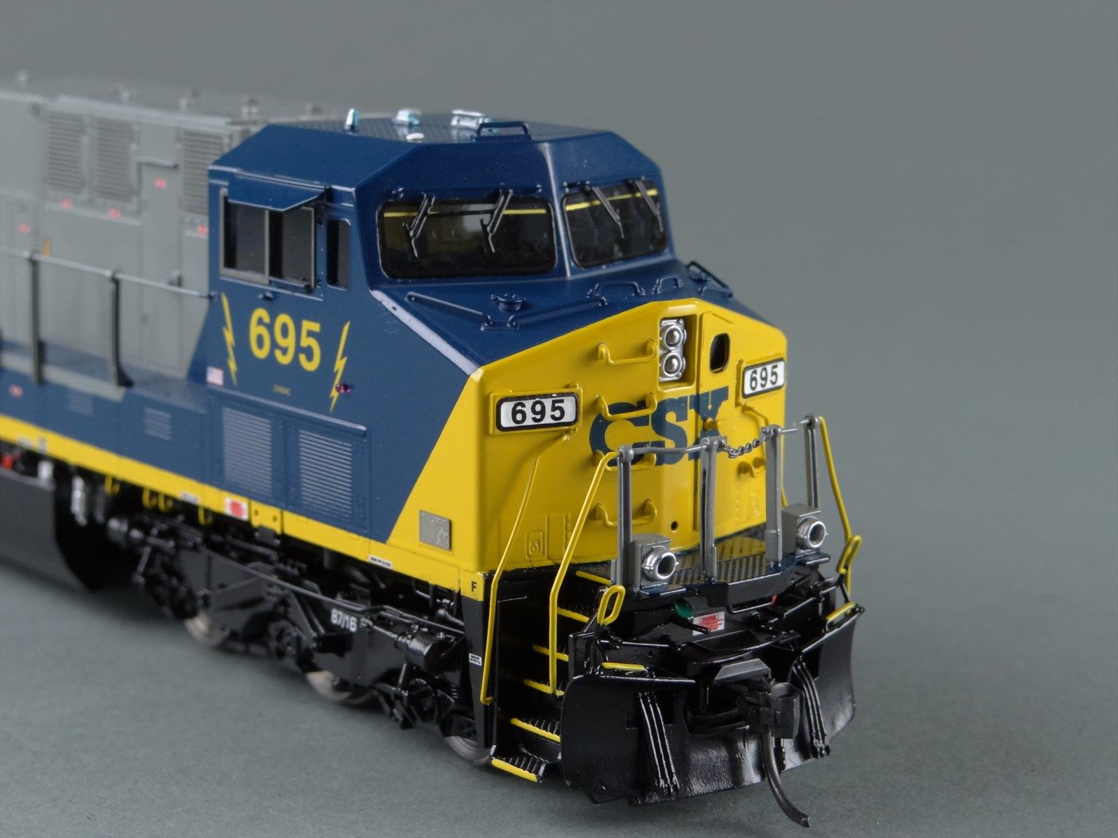 HO Brass Model Train - OMI 6581.1 Overland CSX C60AC / CW60AC Diesel #695 - 2001 Run