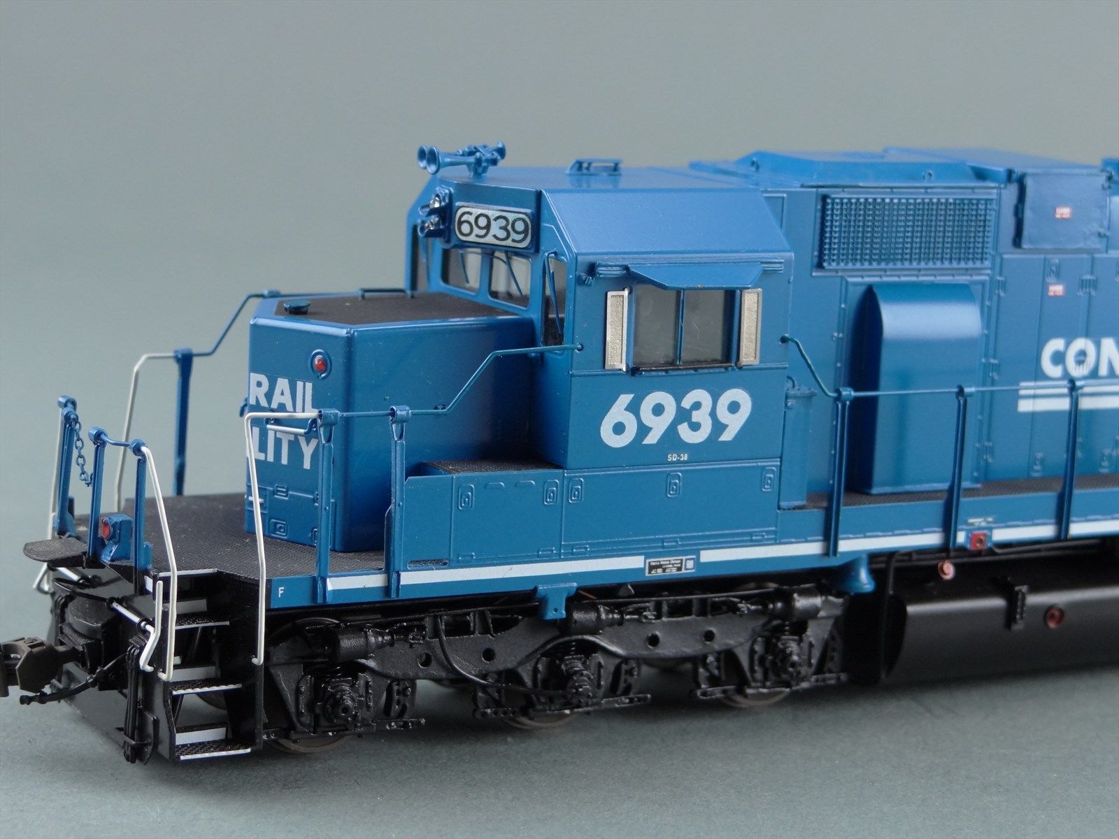 HO Brass Model Train - OMI 6230.2 CR Conrail Quality SD38 Diesel #6939 ...
