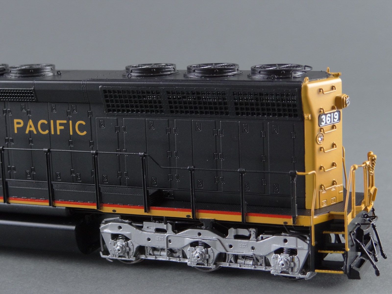 HO Brass Model Train - OMI 6370.1 Overland NP Northern Pacific EMD SD45 ...