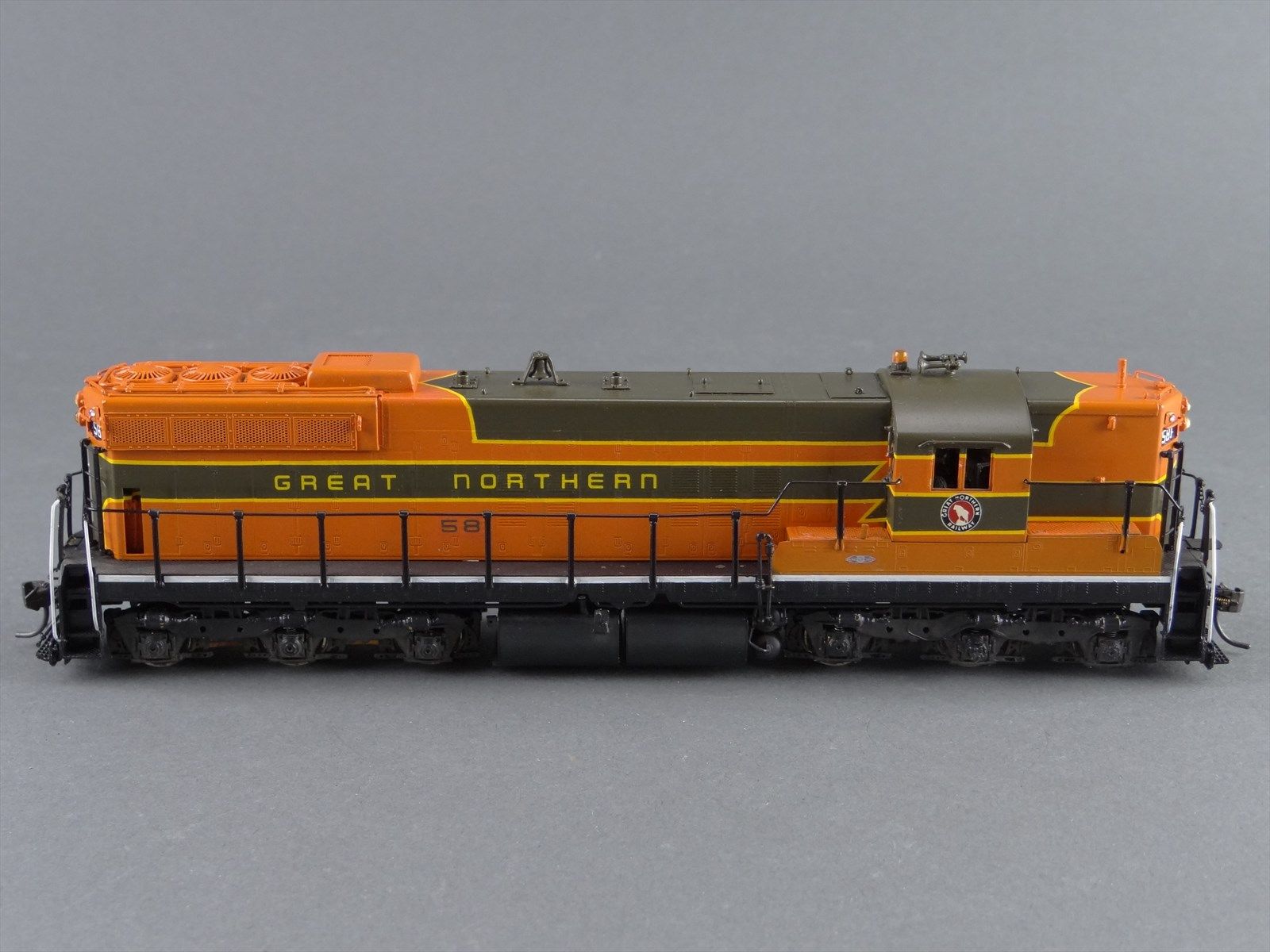 HO Brass Model Train - OMI 5178 GN Great Northern SD9 Phase 2 #581 - Custom