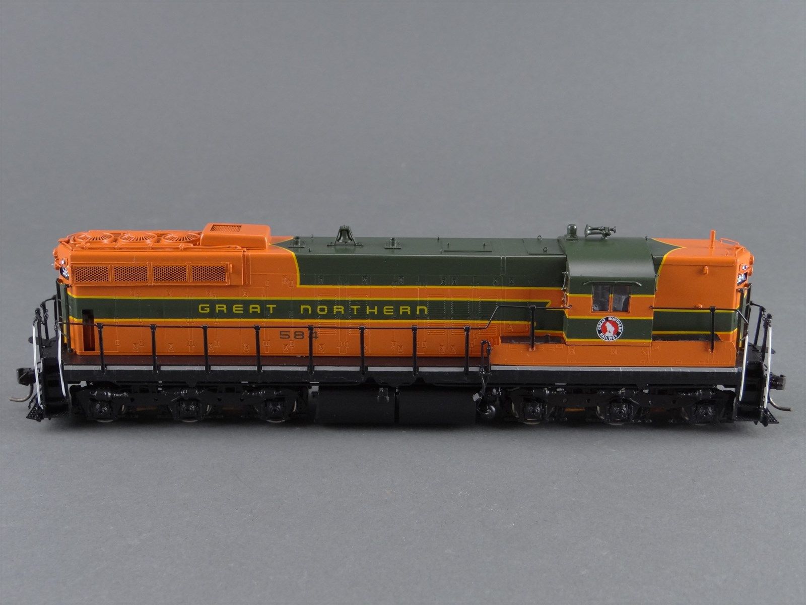 HO Brass Model Train - OMI 5178.1 GN Great Northern SD9 Phase II #584 ...
