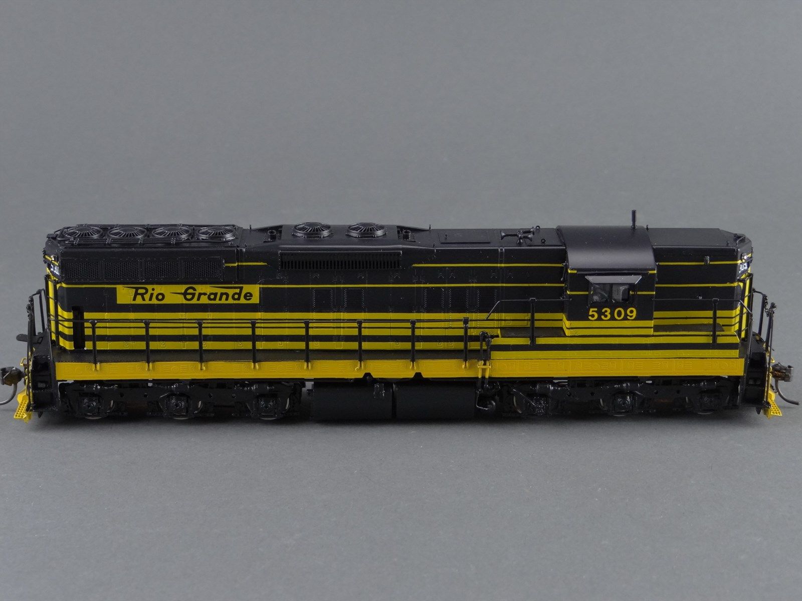 HO Brass Model Train - OMI 5176.1 D&RGW Rio Grande SD9 Phase II #5309 - Custom