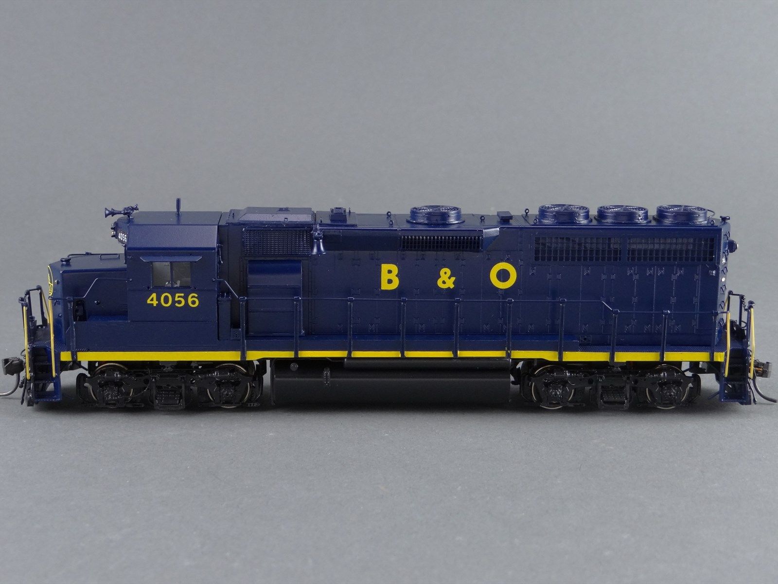 HO Brass Model Train - OMI 5551.1 B&O Baltimore & Ohio EMD GP-40 Diesel ...