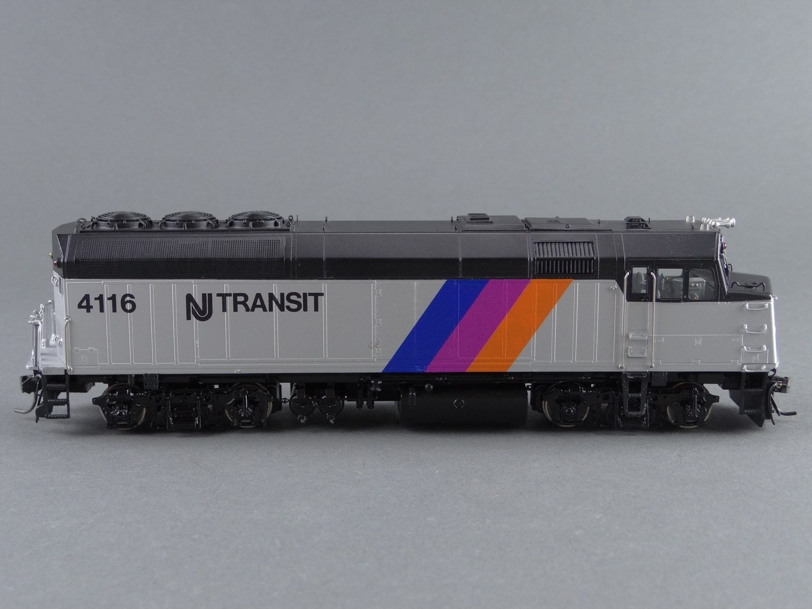 HO Brass Model Train - OMI 5895.1 Overland NJ Transit F40PH Phase III ...
