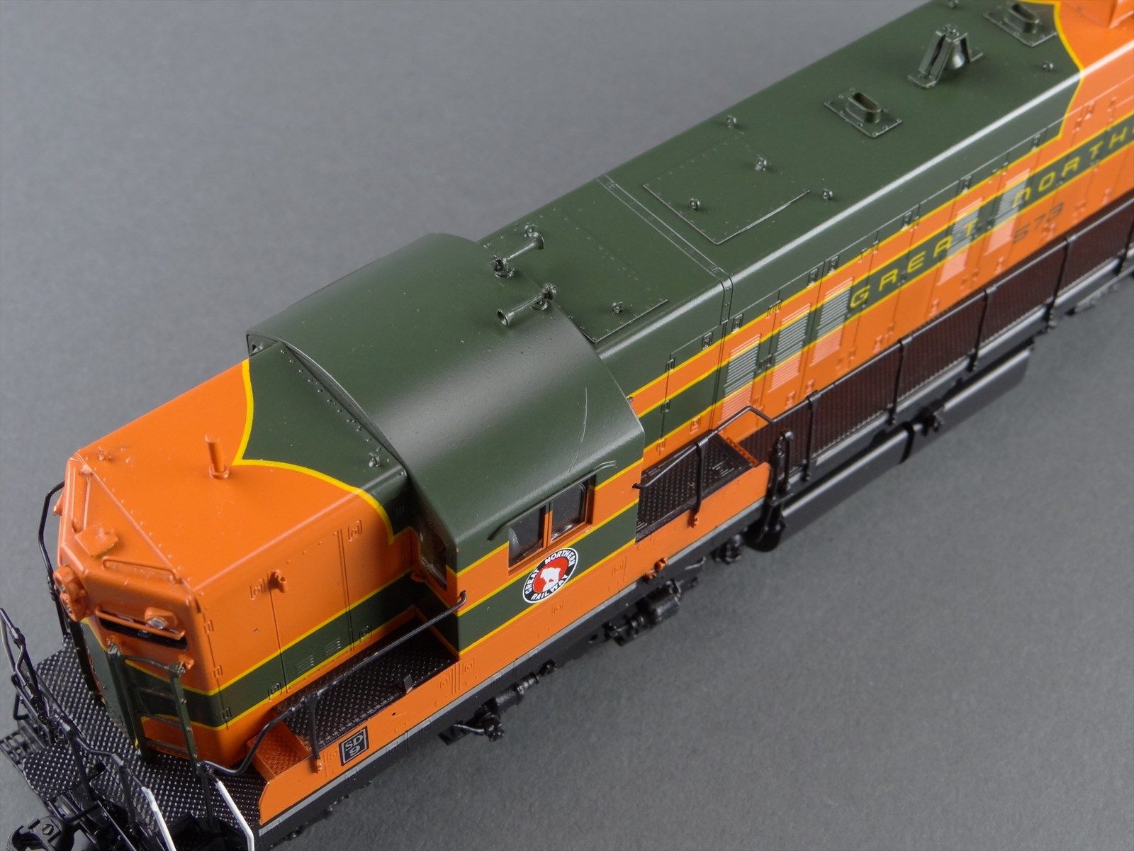 HO Brass Model Train - OMI 5169.1 GN Great Northern SD9 Phase I #573 ...