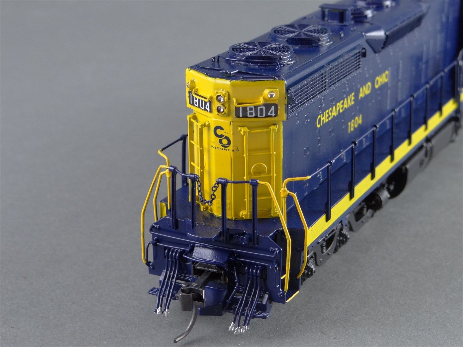 HO Brass Model Train - OMI 6169.1 C&O Chesapeake & Ohio SD18 Diesel w ...