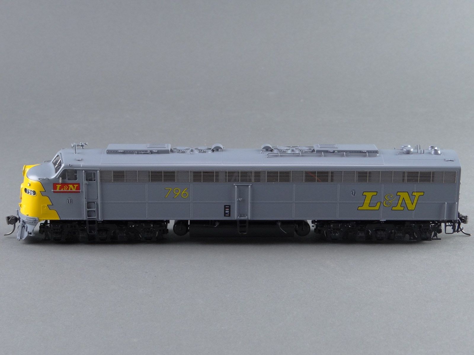HO Brass Model Train - OMI 6028.1 Overland L&N Louisville & Nashville E8A Diesel #796 - Custom
