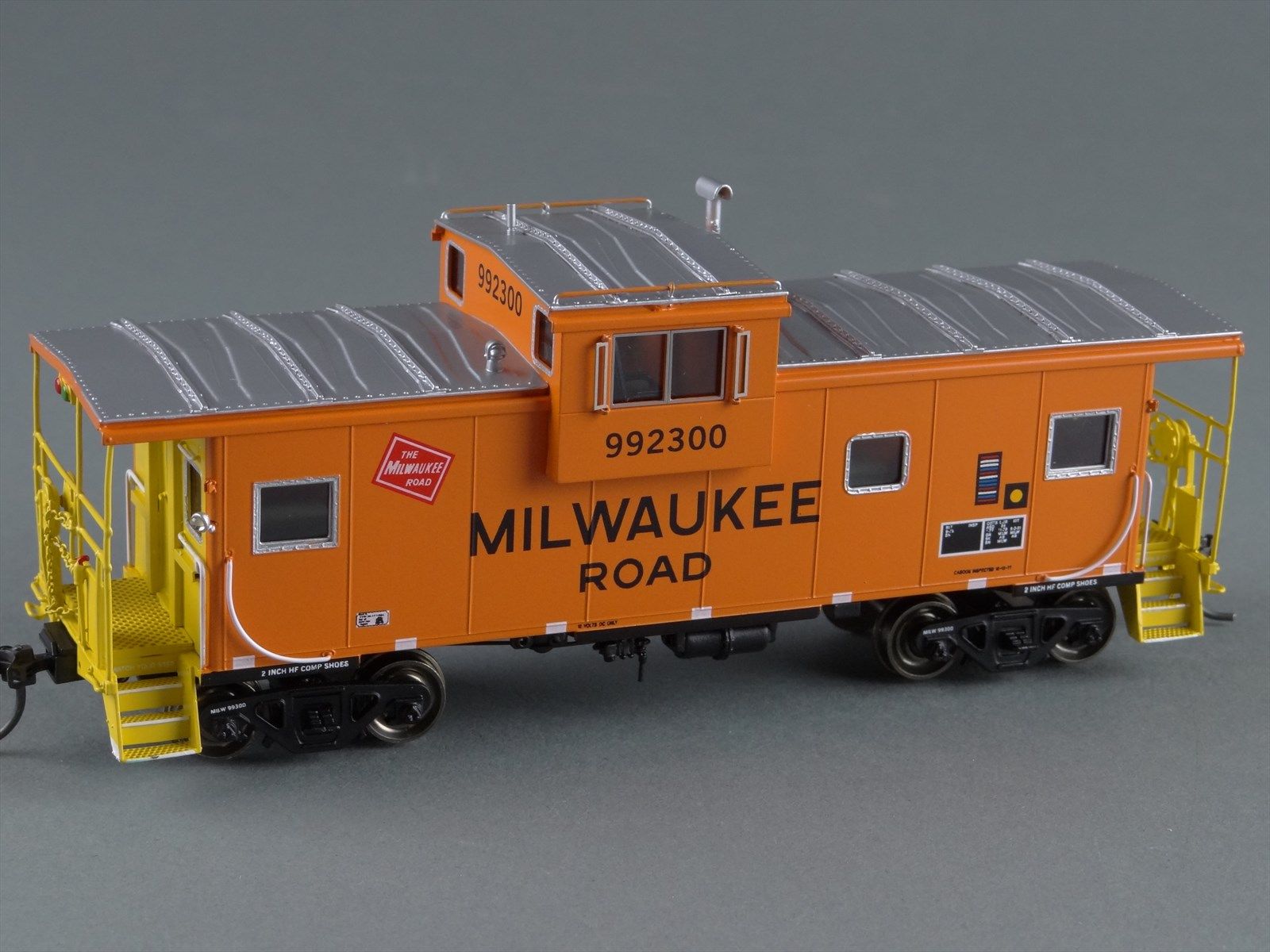 HO OMI 4240.1 Milwaukee International W-V Caboose #992300 - Lighted